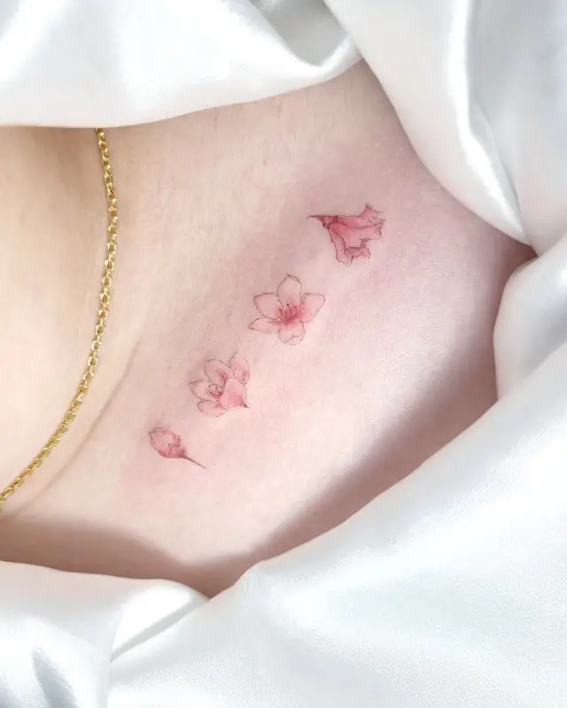 桜タトゥー🌸 | Tattoo・Fine Line / Linework・Chest・Collarbone・Beautiful・Cherry ...